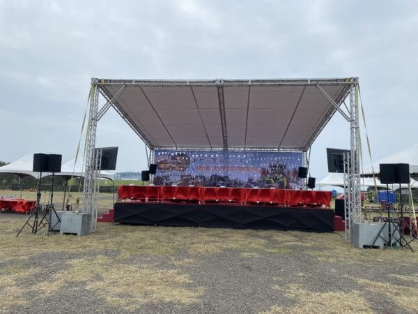 演習舞台帳篷 1 阡景舞台出租、燈光規劃、音響出租、音控教學、戶外電影設備出租、社團設備教學、手持麥克風、耳掛麥克風、舞台對講機、活動對講機